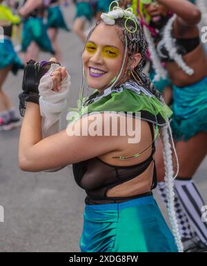 Brooklyn , New York / USA - Hundreds of thousands of “mermaids,” stream ...