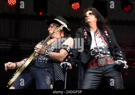Ryan Roxie, Alice Cooper und Chuck Garric live beim Scorpions & Friends ...