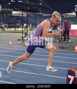 Charlie Carvell competing in the mixed 4x400m relay final at the ...