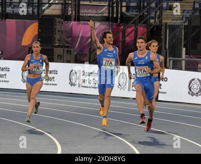 Anna Polinari and Alice Mangione (Italy), mixed 4 x 400m relay silver ...