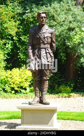 Statue of Rupert Brooke in front of the Old Vicarage, Granchester Stock ...