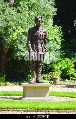 Statue of Rupert Brooke in front of the Old Vicarage, Granchester Stock ...