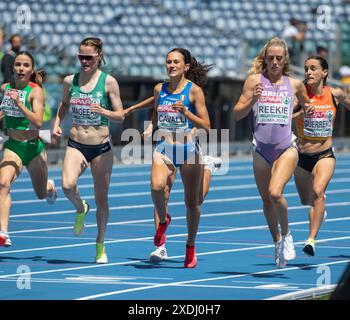 Ludovica Cavalli of Italy competing in the women’s 1500m final at the ...
