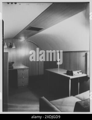 Willauer box. Interior I. Gottscho-Schleisner Collection Stock Photo ...
