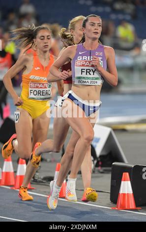 Izzy Fry of Great Britain competing in the womens 5000m at the European ...