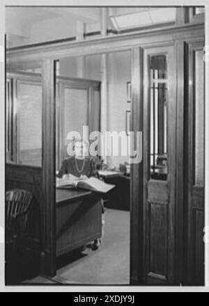 Sperry & Hutchinson Co., 114 5th Ave., New York City Stock Photo - Alamy