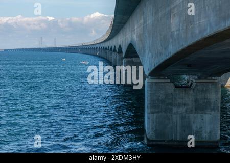 Storebaeltsbro Nyborg, Sund Bridge Fyn-Sjaelland, Fyn-Sealand, railway ...