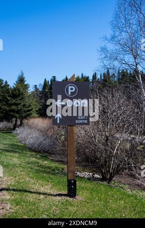 Parking sign at Hopewell Rocks Provincial Park in Hopewell Cape, New ...