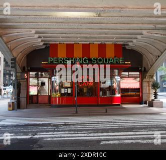 Pershing Square, Breakfast Cafe Stock Photo - Alamy