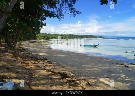 Pantai Laguna Beach, Kaur, Bengkulu, Sumatera, Indonesia Stock Photo ...