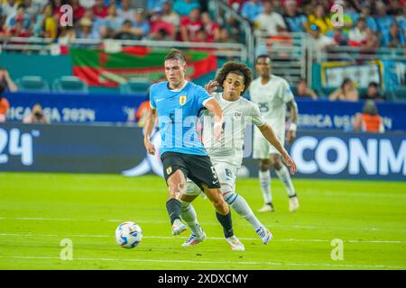 Manuel Ugarte (Uruguay) controls the ball during the FIFA World Cup ...