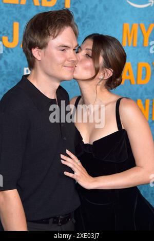 Martin Taube und Emily Bader bei der Premiere der Amazon Prime Video ...