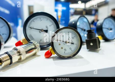 Manometers and vacuums to measure pressure Stock Photo - Alamy