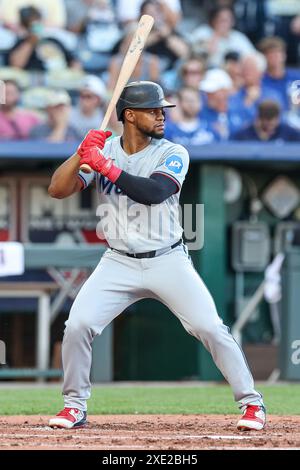 Miami Marlins second baseman Otto Lopez (6) gets into a defensive ...
