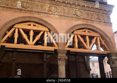 Round arch in a historic building Stock Photo - Alamy