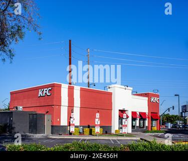 A KFC restaurant in Modesto California at night Stock Photo - Alamy