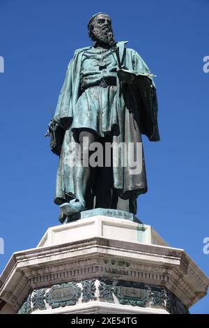 Statue of Titian Vecellio in Pieve di Cadore Stock Photo - Alamy