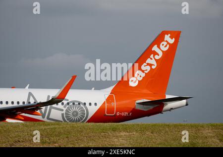 A view of the Airbus A320 EasyJet plane as it arrives at Fiumicino ...
