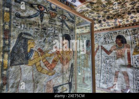Image of Sennefer on right, Tomb of Sennefer, TT96, Tombs of the Nobles ...