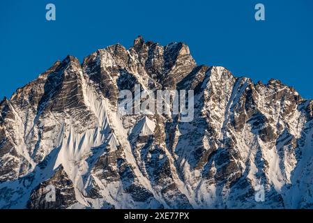 Rugged snowy mountain massif of Langtang Lirung, Lang Tang Valley Trek ...