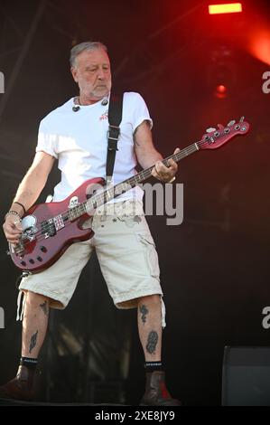 Peter Hoo and the Light Performing at Lets Rock Leeds 80s Festival 2024 ...
