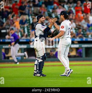 Houston Astros pitcher Bryan King delivers during the seventh inning of ...