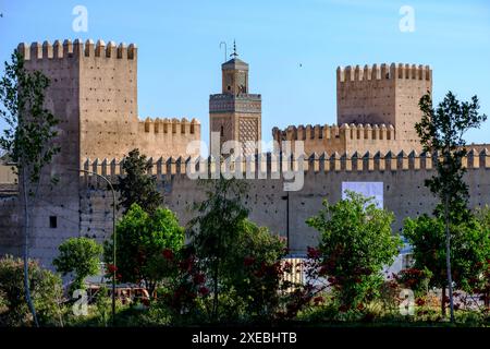 Outer wall and mosque of Fes el-Jdid, morocco Stock Photo - Alamy