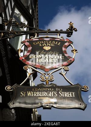 Godstall Lane In Cheshire city centre with bars and restaurants in the ...