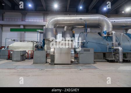 Pressure vessel in the nacelle of a coal-fired power plant Stock Photo ...