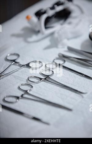 Various surgical tools in an operating room Stock Photo - Alamy