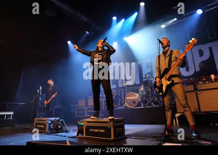 Aimee Allen alias Aimee Interrupter von der Band The Interrupters bei ...