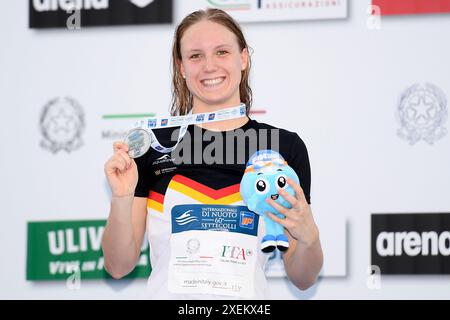 Isabel Marie Gose of Germany, silver, Simona Quadarella of Italy, gold ...