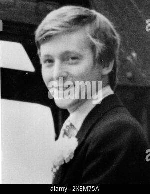 MILLIONAIRE FARMER NICHOLAS RIPLEY FROM PRIVET , HAMPSHIRE WHO WAS ...