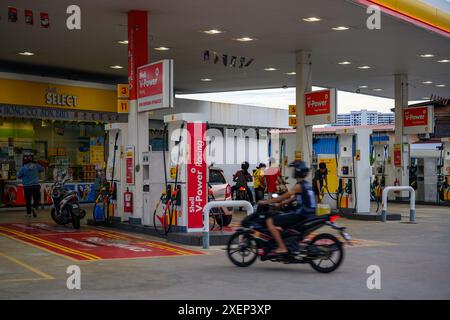 Shell Malaysia fuel station forecourt, George Town, Penang, Malaysia ...