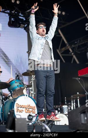 scouting for girls Preforming at the at the In It Together Festival ...