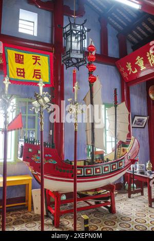 Hoi An, Vietnam - 8 Feb, 2024: The Quan Cong Temple. Hoi An Ancient ...
