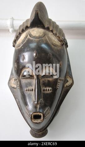 Beautifullly-Carved, Traditional Wooden mask, National Museum, Lome ...