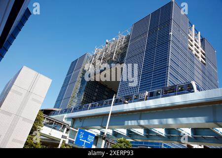 Tokyo, Japan; Yurikamome Monorail from port area into city Stock Photo ...