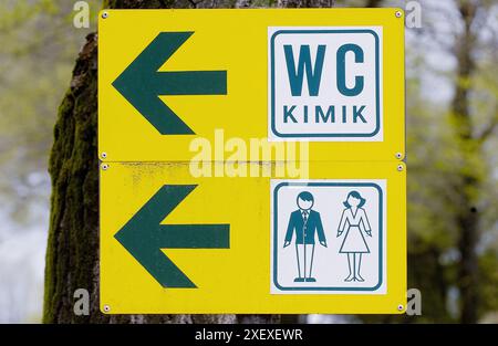 Restroom signs at camp site. Camping Fusina, Venezia. Veneto, Italy ...