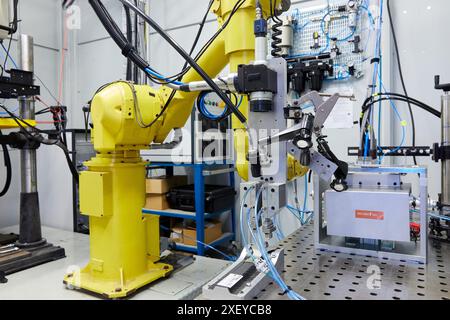 Laser Diode, Vertical-cavity surface-emitting laser, VCSEL, Automotive ...