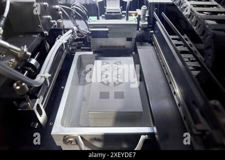 Binder Jetting, Additive manufacturing technology that allows high ...