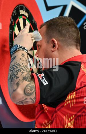 30 June 2024, Hesse, Frankfurt/Main: Darts: World Team Championship ...