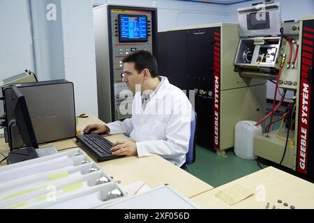 Gleeble 3800 System, Physical Simulation and Thermal mechanical testing ...