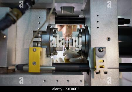 Gleeble 3800 System, Physical Simulation and Thermal mechanical testing ...