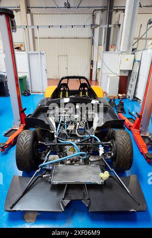 Dynacar electric car Research and development in electric vehicles New ...