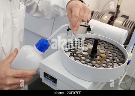 Graphite furnace, Measurement of metals in water samples, plant and ...