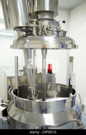 Mixer for the manufacture of creams and gels, Clean room ...