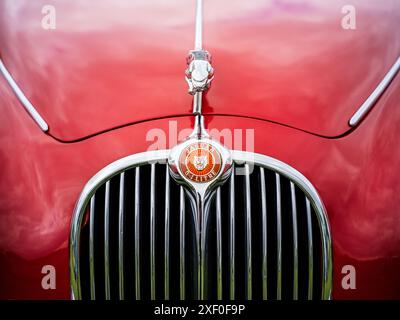 JAGUAR 34 LITRE RED AT WENDRON CLASSIC CAR SHOW 2024 Stock Photo - Alamy