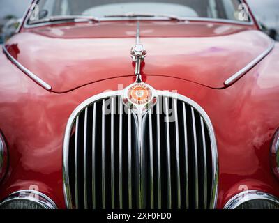 JAGUAR 34 LITRE RED AT WENDRON CLASSIC CAR SHOW 2024 Stock Photo - Alamy