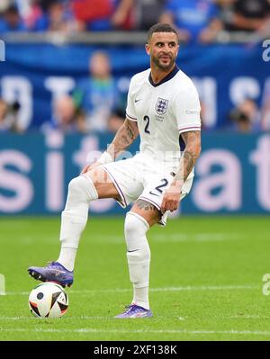 GELSENKIRCHEN, GERMANY - JUNE 30: Kyle Walker of England talks to Jude ...